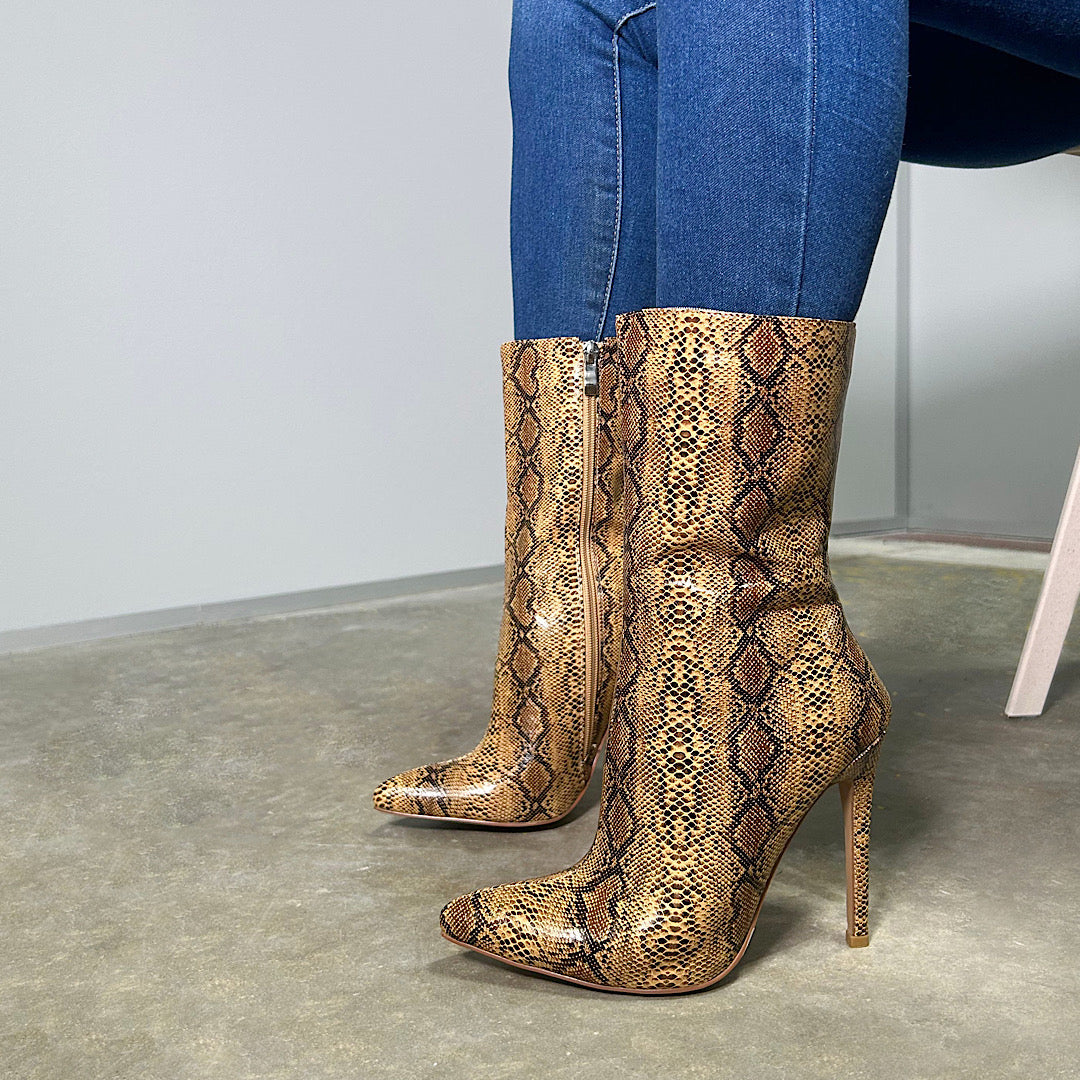 Nami In Light Brown – Tiffany Cartier Footwear